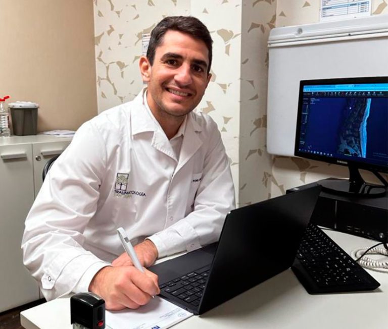 Dr. Rodrigo Pons – // Cirugía de columna vertebral mínimamente invasiva